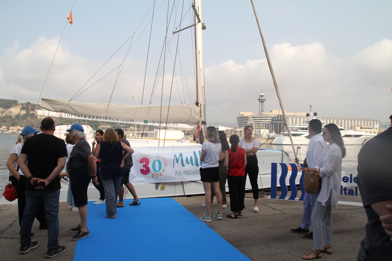 Ona Carbonell salta al mar para presentar el 30 aniversario del Mulla't ...